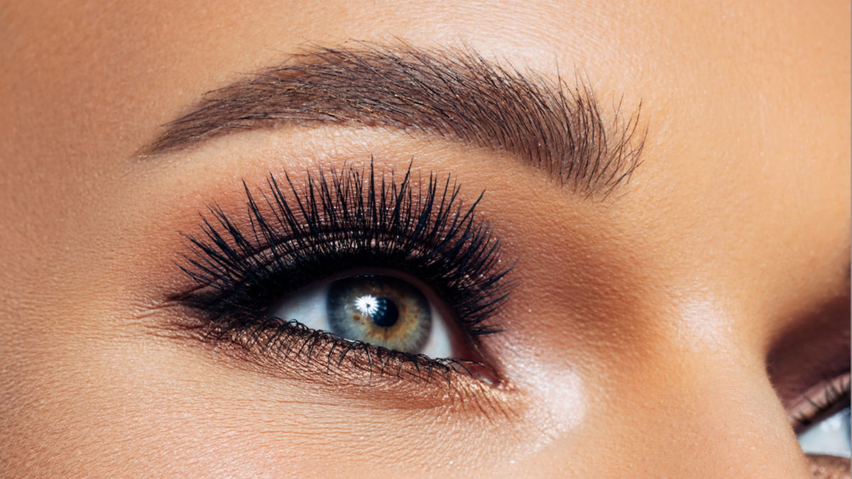 The Ultimate Guide to Applying Mascara - Tips, Tricks & Techniques ...