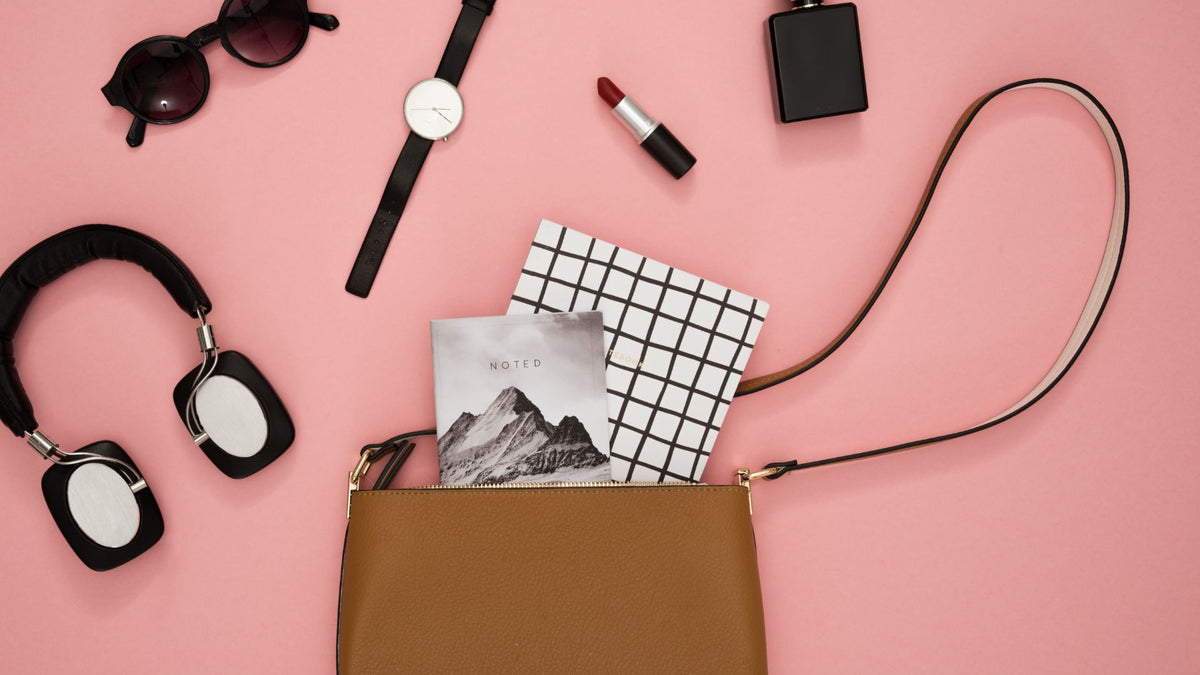 What Make-Up Is In Your Hand Bag? Find Out What Necessities You Need T ...